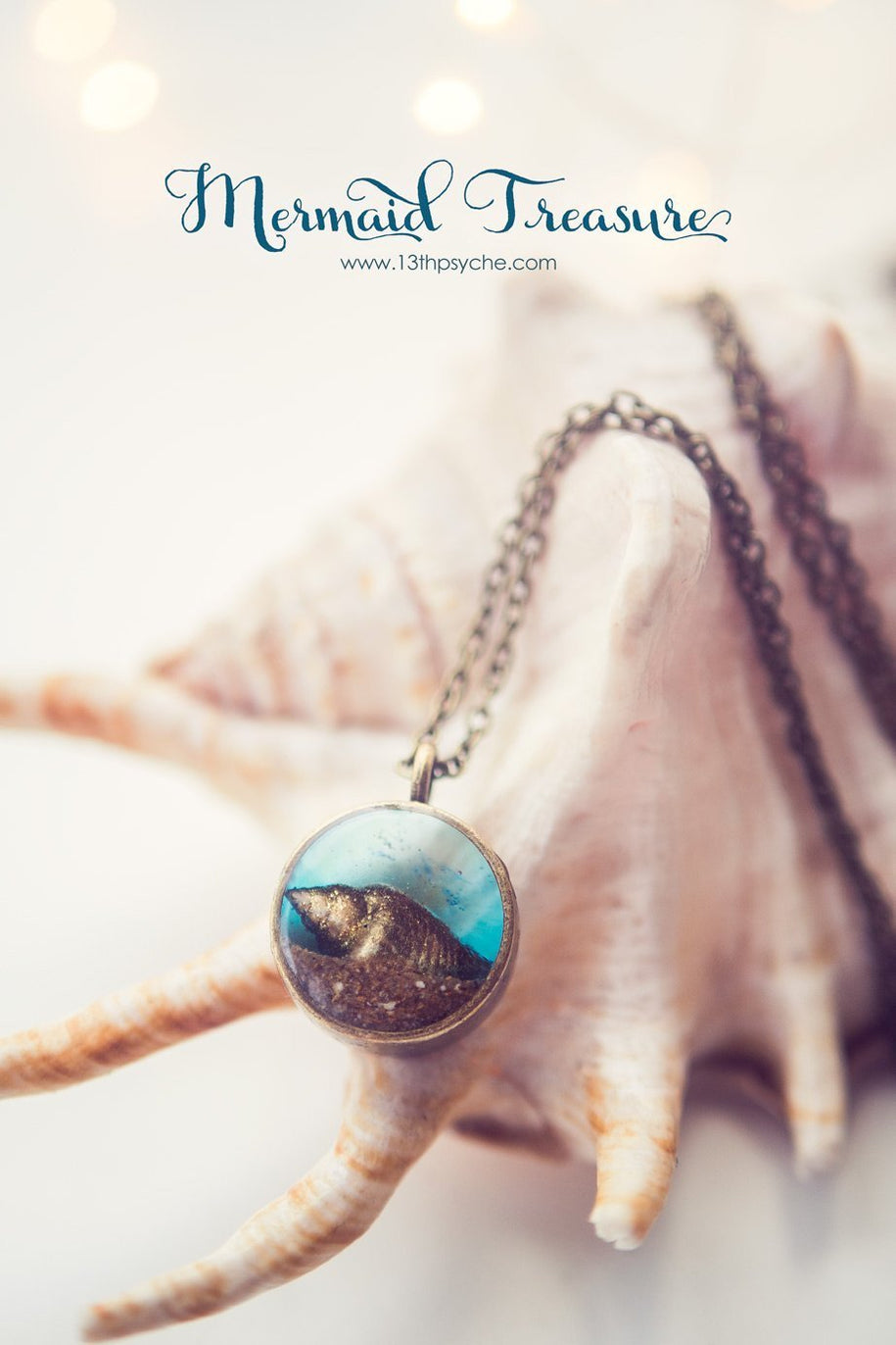 Handmade Gold shell resin pendant necklace, mermaid jewelry | 13th Psyche