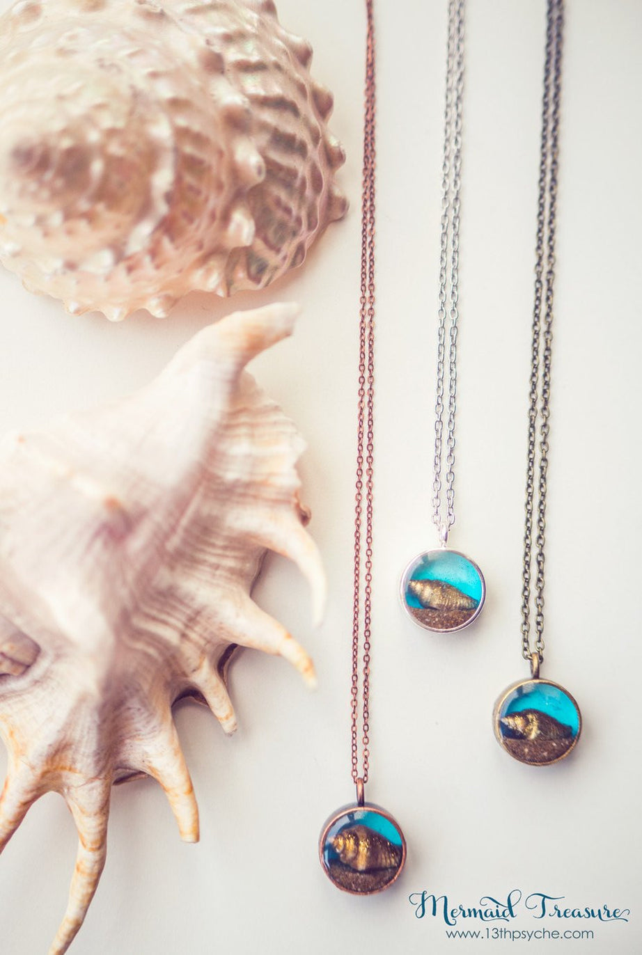 Handmade Gold shell resin pendant necklace, mermaid jewelry | 13th Psyche